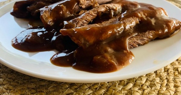 Family Beef Slices with Gravy 550g